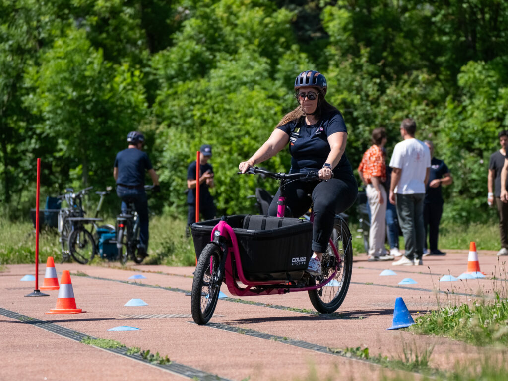 Le V2 élu vélo-cargo de l’année et meilleur biporteur 2025 | Douze Cycles